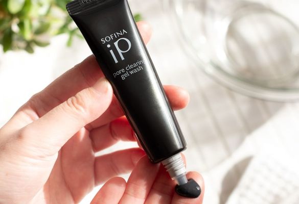 【SOFINA 蘇菲娜】新直塗黑膠 SOFINA iP「反孔小黑膠」 | @cosme