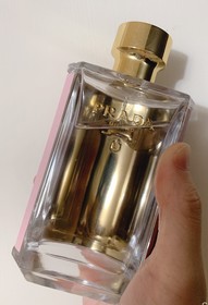 Jia-Yu - [PRADA] 纓粉淑女淡香水 | @cosme